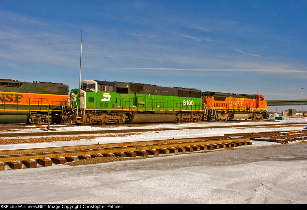 BNSF 8100 and BNSF 551